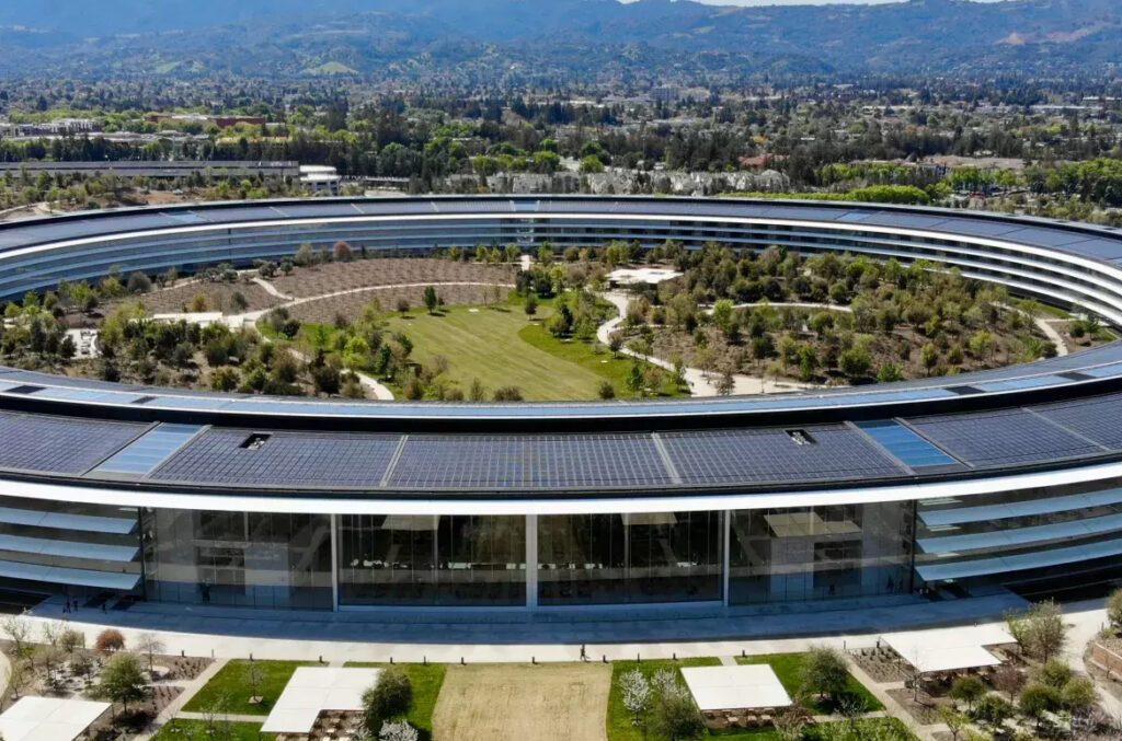 Silicon Valley's Manic Quest to Change the World Amidst the AI Boom